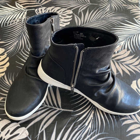 Adam Tucker | Shoes | Adam Tucker Me Too Rue 4 Black Leather Side Zip ...